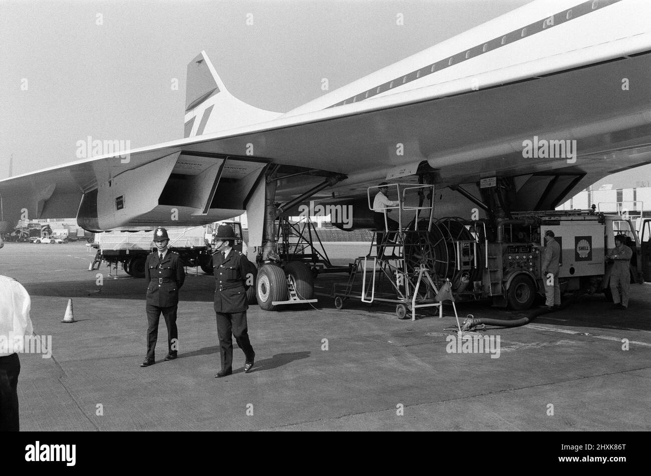 Concorde airplane 1976 hi-res stock photography and images - Alamy