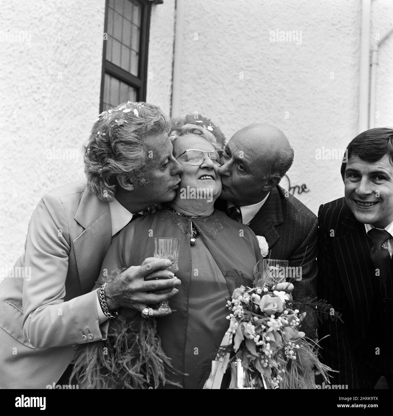 Actress Ann George marries Gordon Buckingham in Yarmouth Parish Church ...