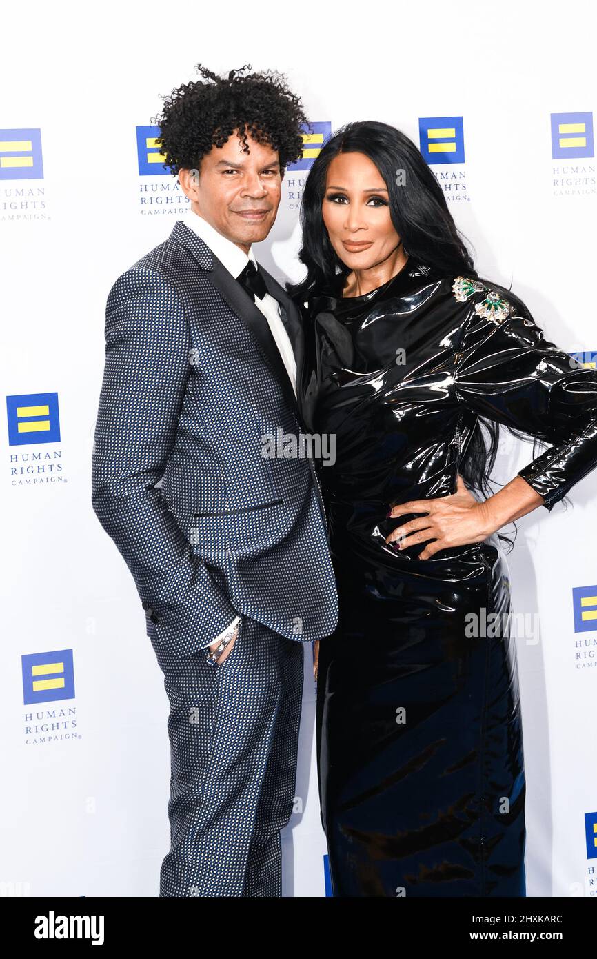 Aaron Walton & Beverly Johnson arrives at the†at the Human Rights ...