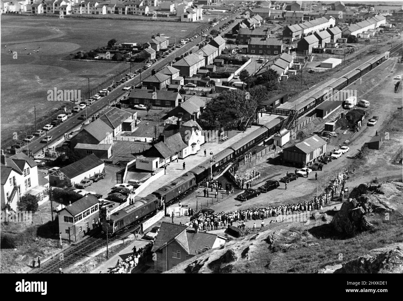 Queen elizabeth royal train 1977 hi-res stock photography and images ...