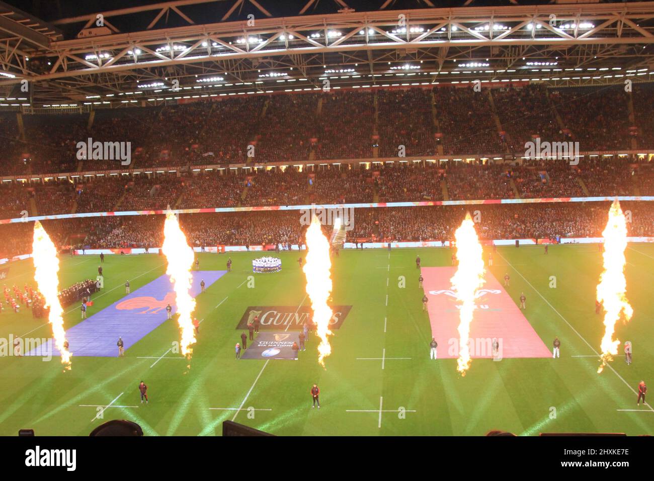 Crowd principality stadium hi-res stock photography and images - Alamy
