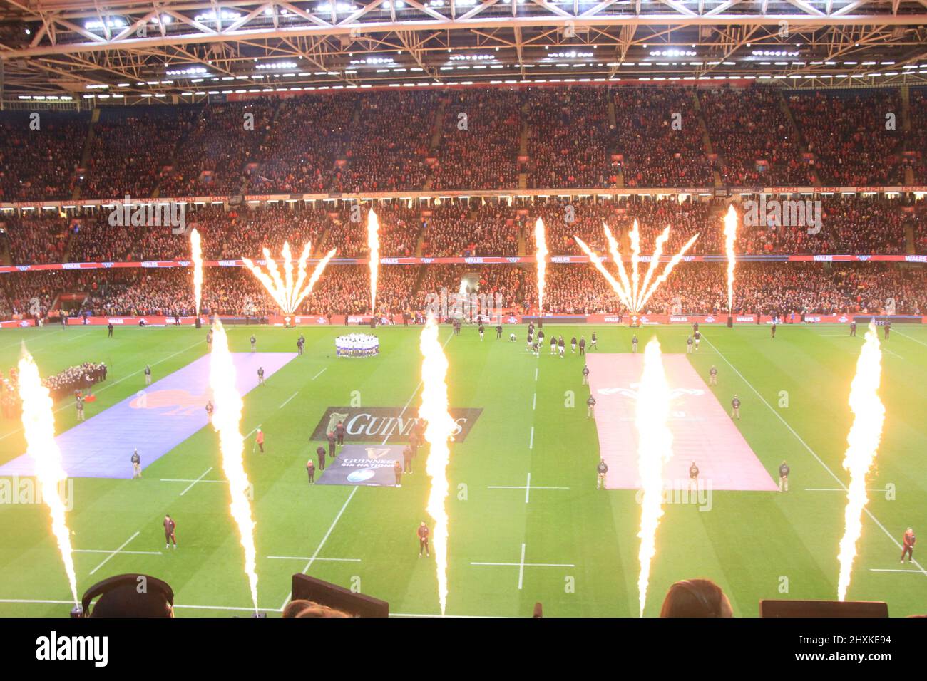 Crowd principality stadium hi-res stock photography and images - Alamy