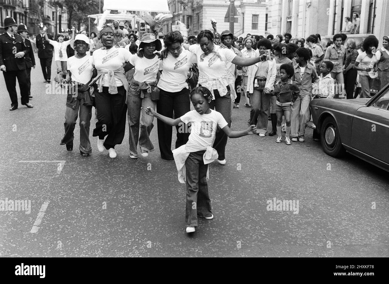 Atmosphere at the Notting Hill Carnival. 29th August 1976 Stock Photo ...