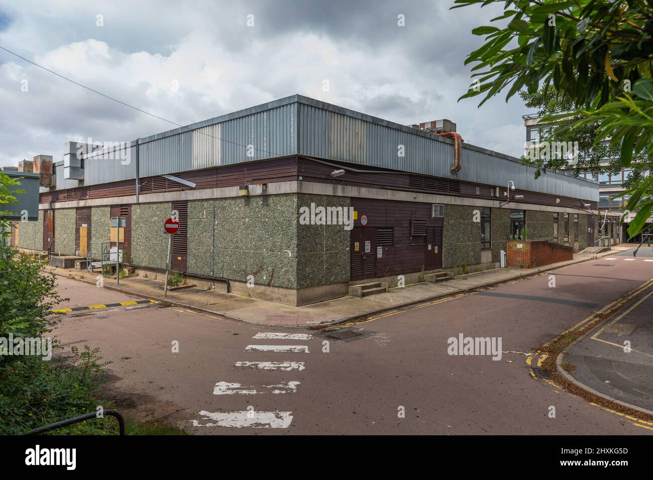 Former supermarket building hi-res stock photography and images - Alamy