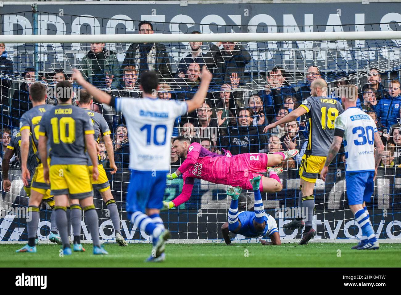 Zwolle - Bram van Polen of PEC Zwolle scores the 1-0 during the match ...