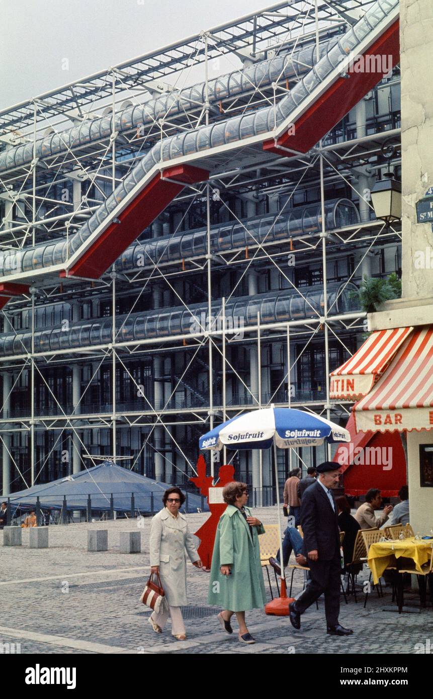 Georges Pompidou Centre, Paris, France. August 1977 Stock Photo - Alamy