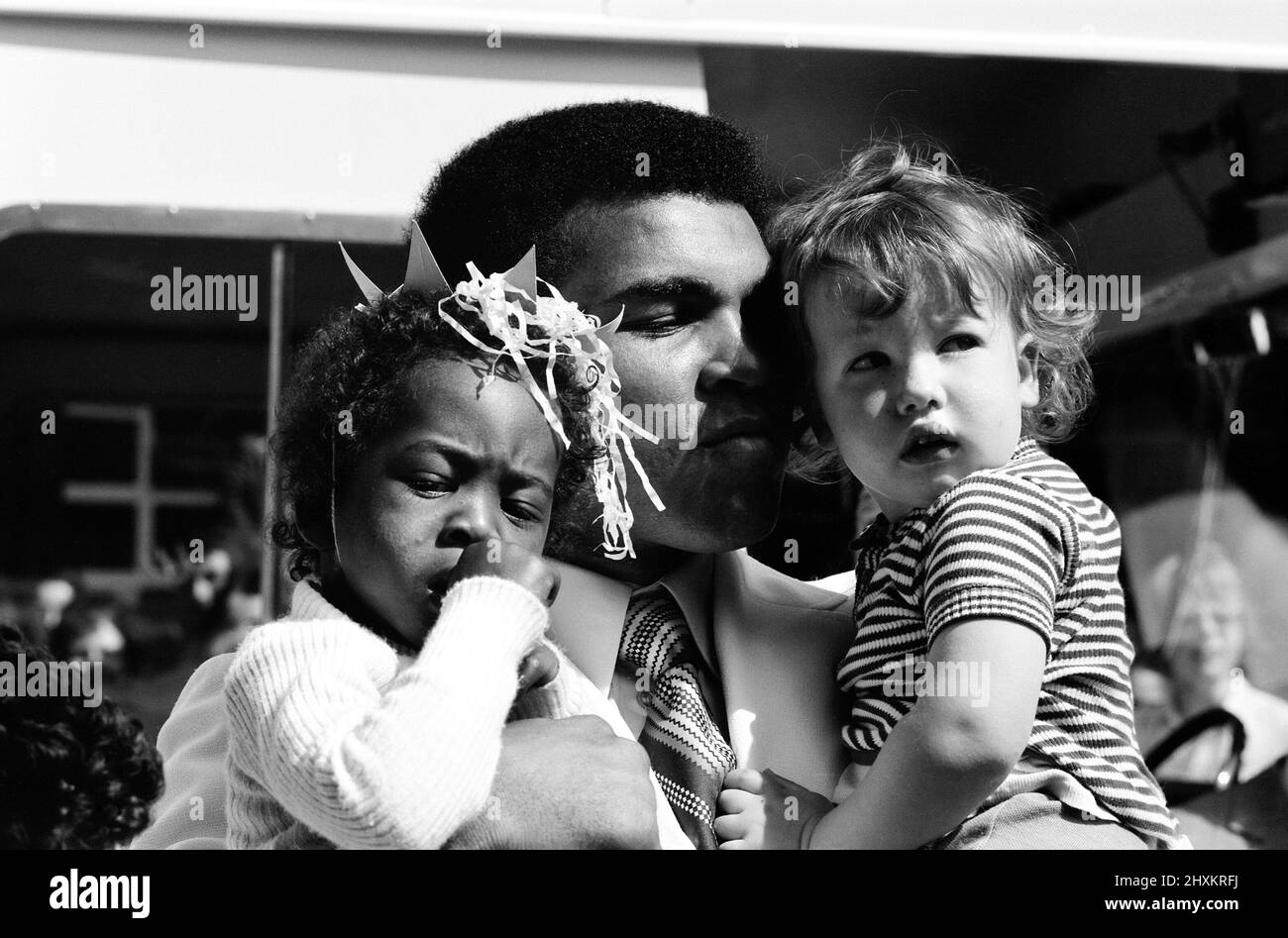 World heavyweight boxing champion Muhammad Ali presented a sunshine ...