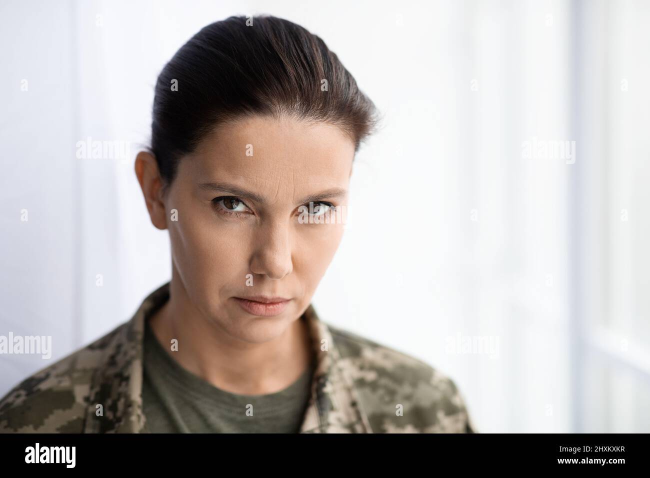 Woman in military uniform hi-res stock photography and images - Alamy