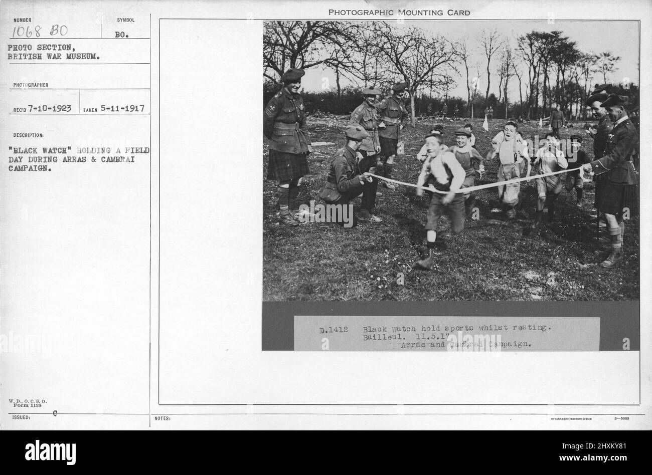 Watch holding Black and White Stock Photos & Images - Alamy