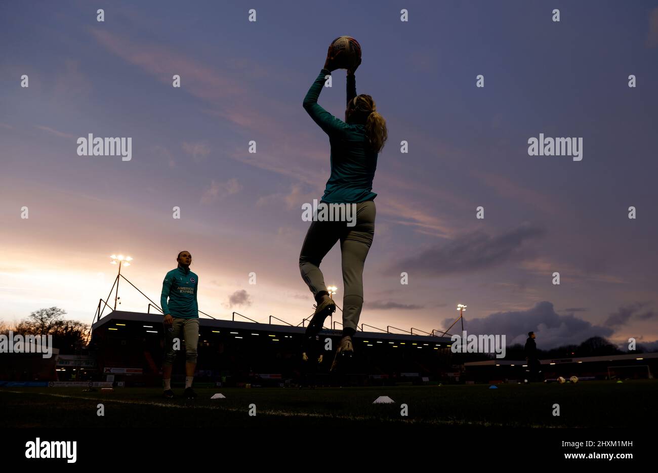 Wsl goalkeepers hi-res stock photography and images - Alamy