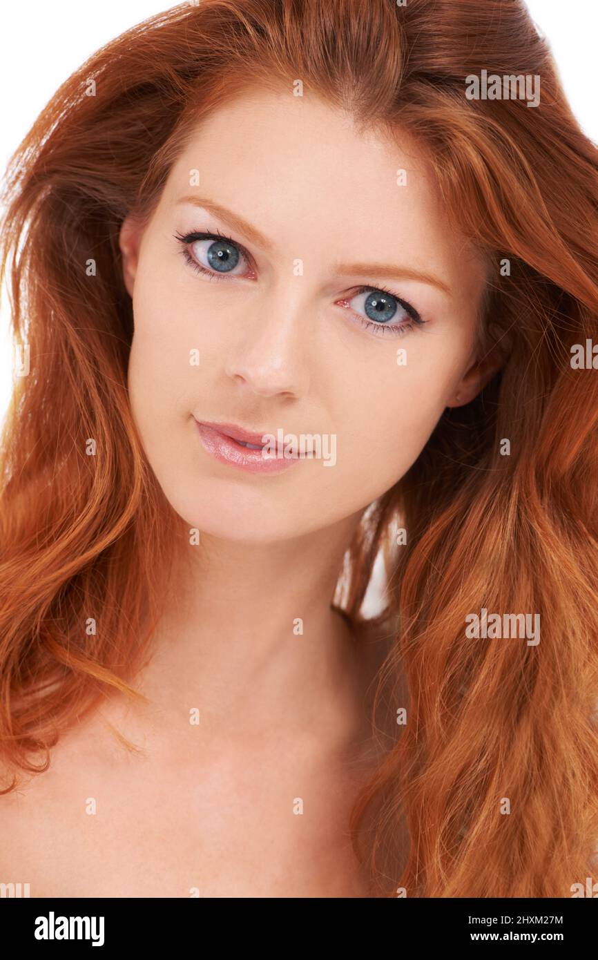 Perfection personified. Pretty red-headed woman with amazing skin ...