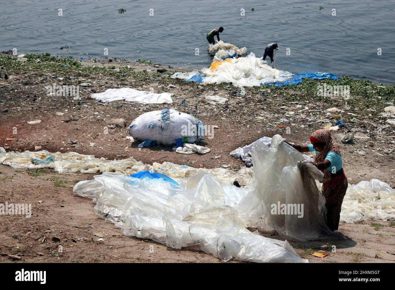 Dhaka, Bangladesh. March 13,2022, Workers collects polythene and ...
