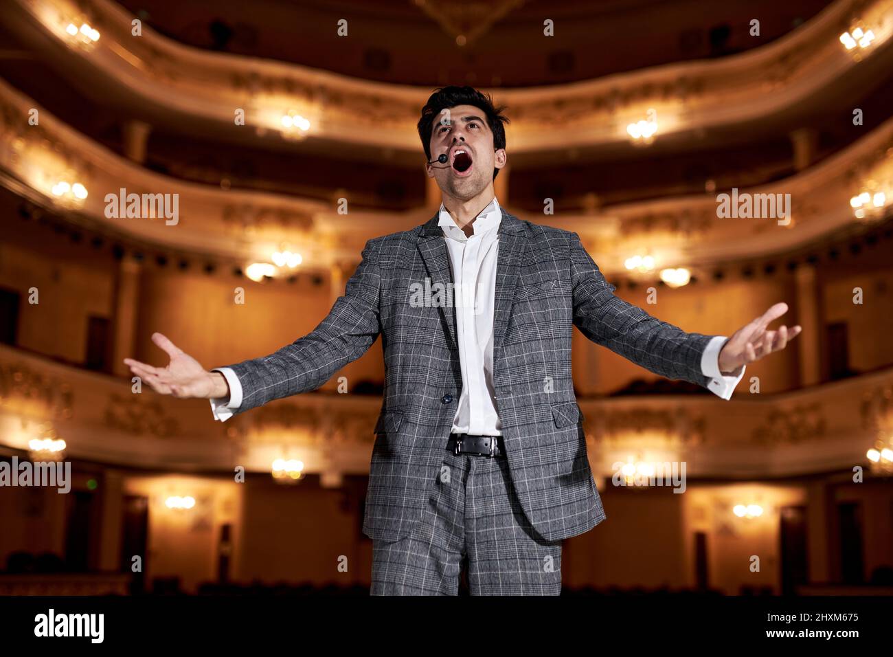 Classic singer on theater stage hi-res stock photography and images - Alamy