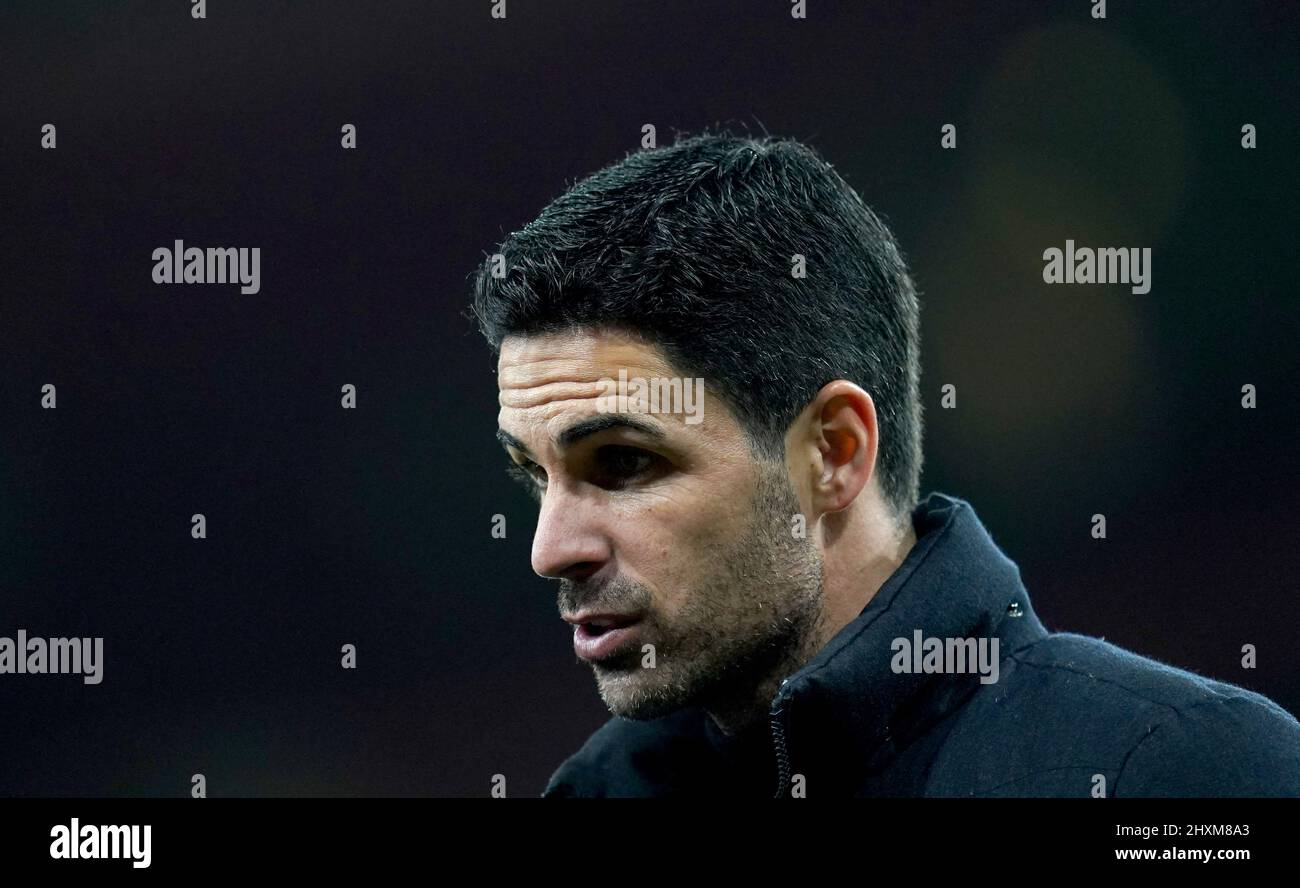 Football interview premier league hi-res stock photography and images ...