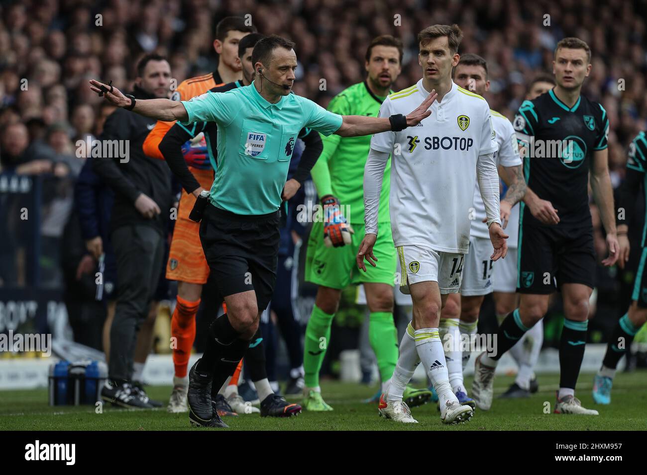 Referee Stuart Attwell changes his on field decision to give a penalty ...