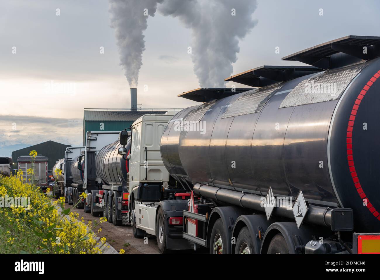 Fuel unload tank hi-res stock photography and images - Alamy