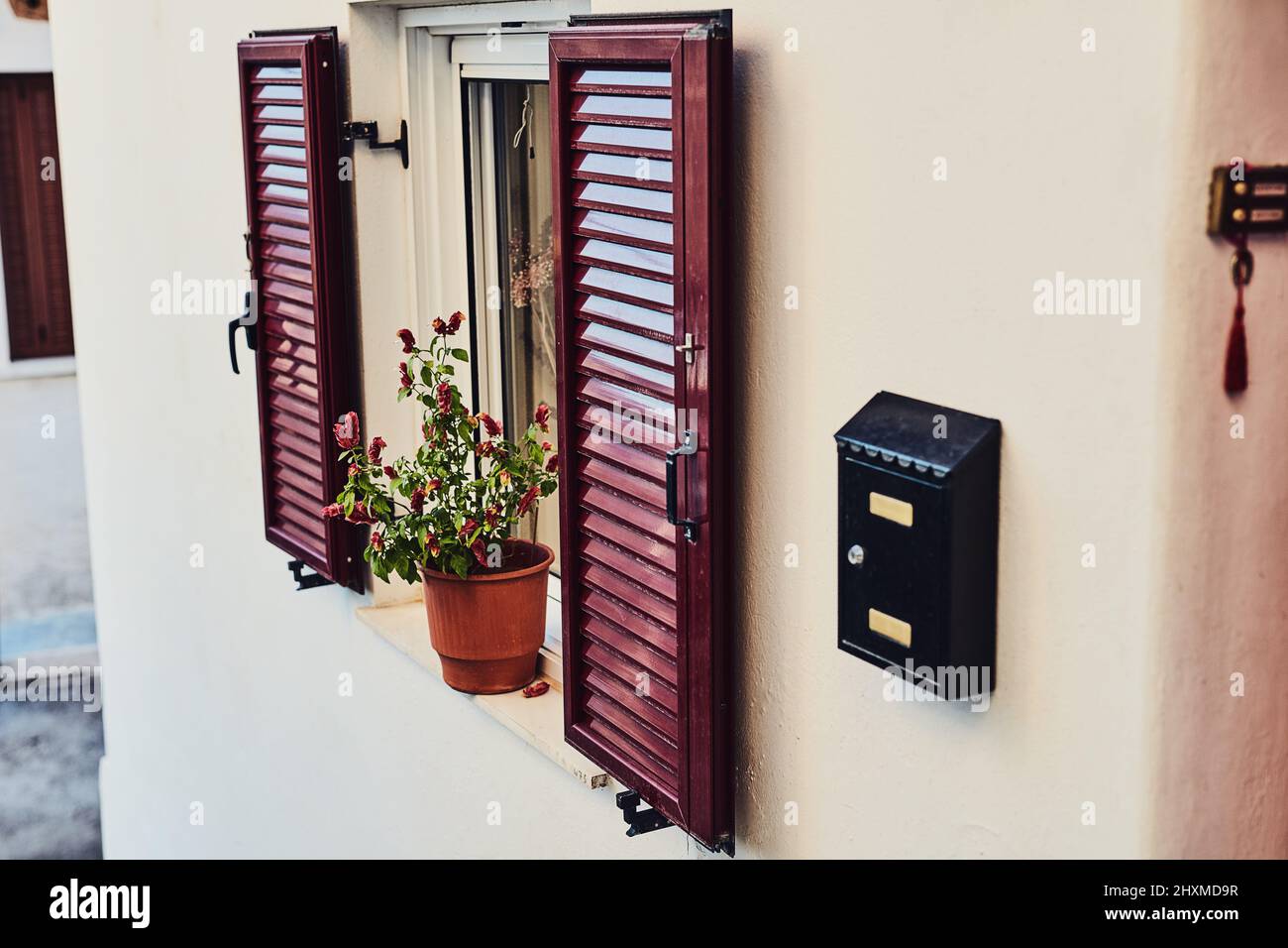 Vintage features hi-res stock photography and images - Alamy