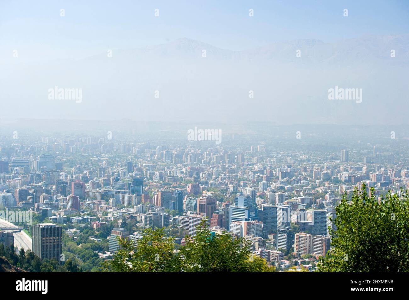 ABOVE POLLUTION HAZE DOWNTOWN SANTIAGO CHILE Stock Photo - Alamy