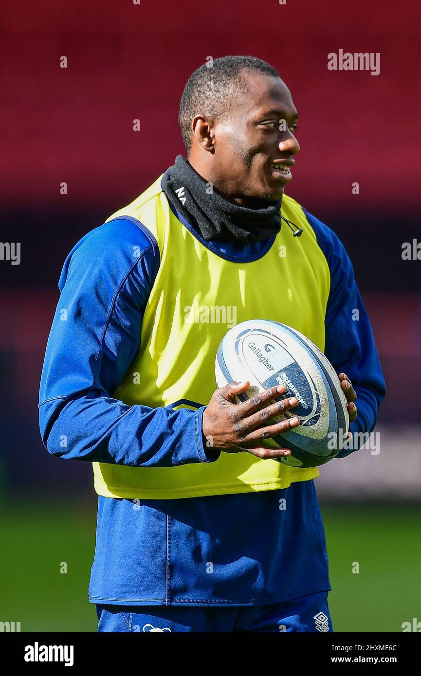 Niyi Adeolokun of Bristol Bears during the pre-game warmup Stock Photo ...