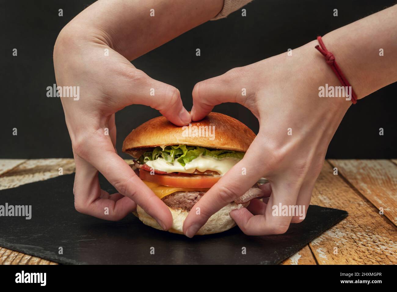 Delicious food burger tomato hi-res stock photography and images - Alamy