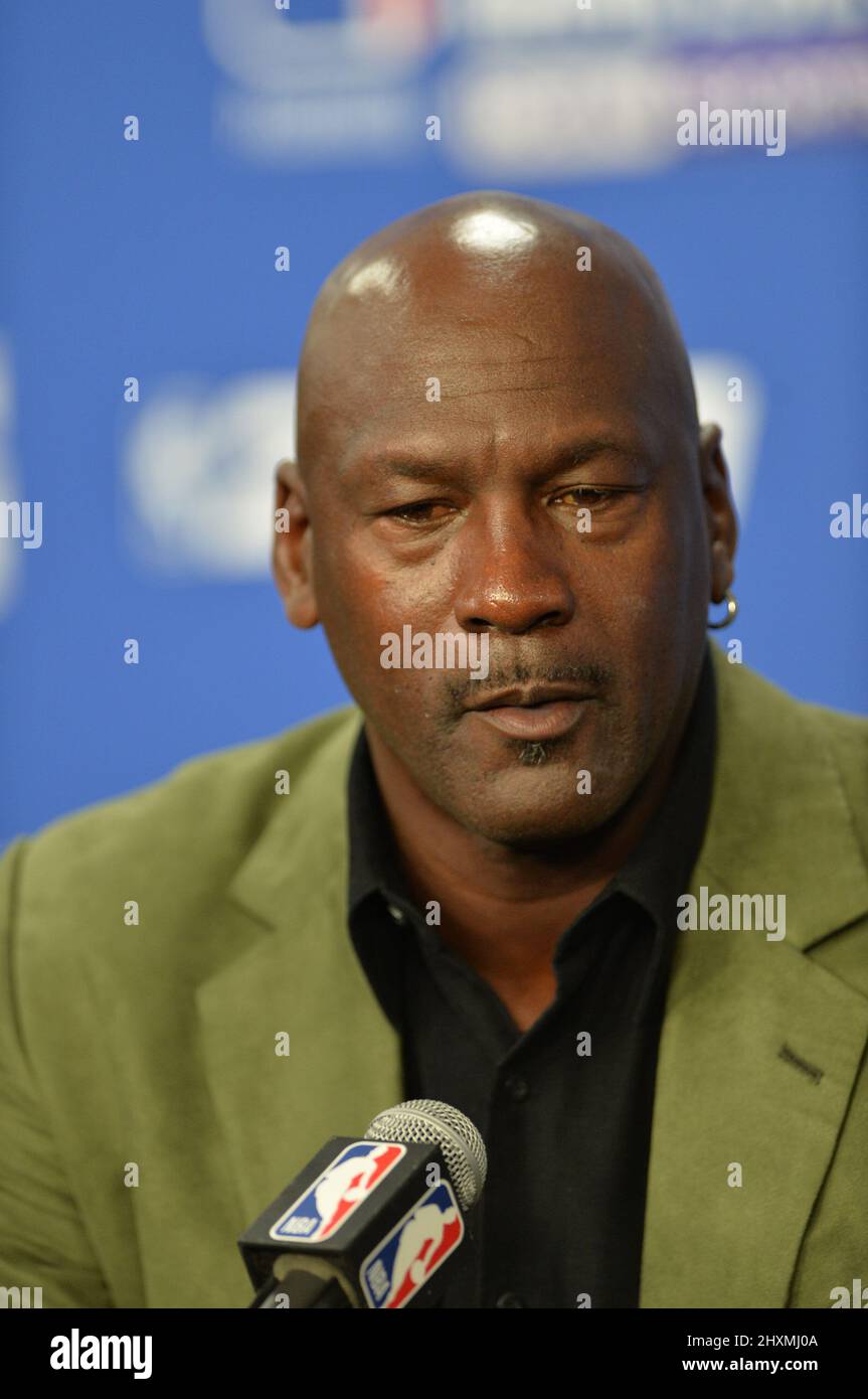 Michael Jordan attends a press conference Stock Photo - Alamy