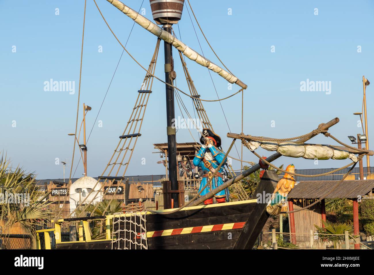 Pirates Cove Adventure Golf Attraction on Great Yarrmouth Pleasure ...