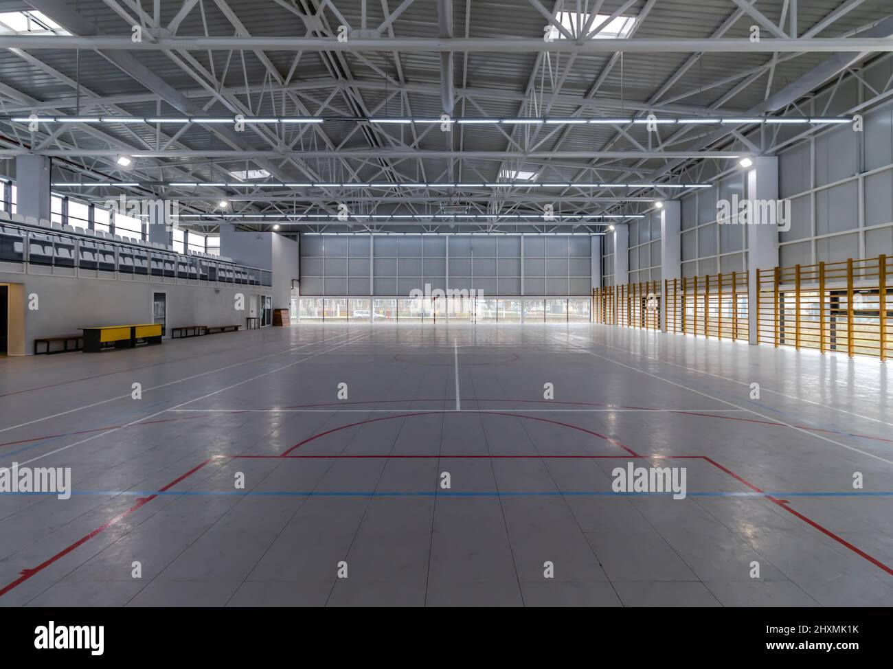 Indoor handball students hi-res stock photography and images - Alamy