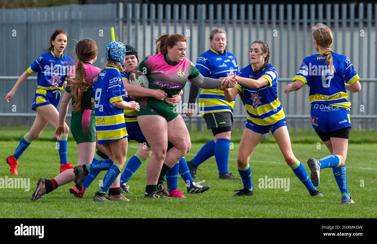 Warrington wolves girls rugby league team hi-res stock photography and ...