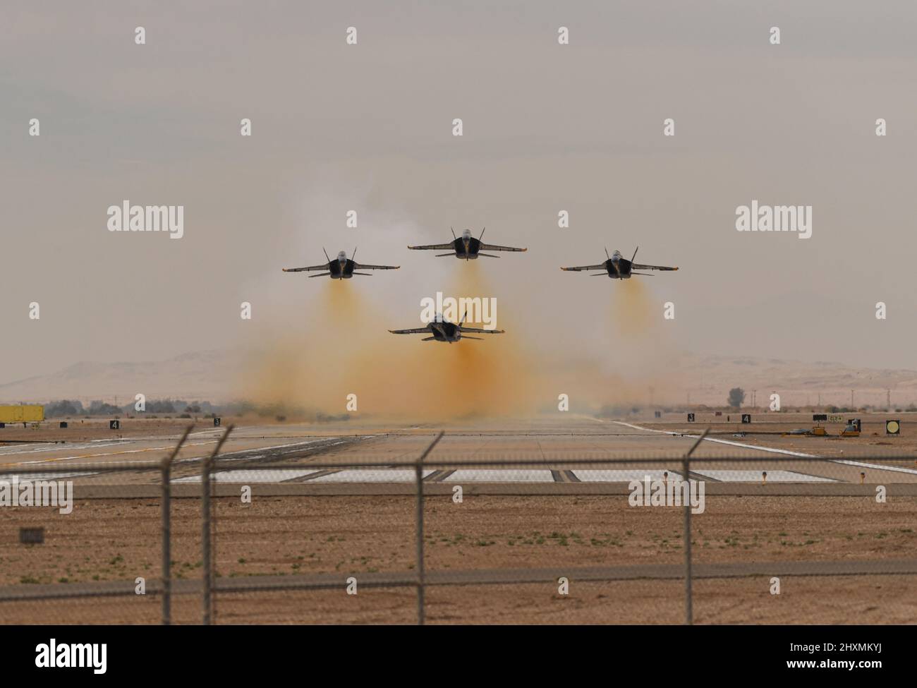 Formation takeoff hi-res stock photography and images - Alamy