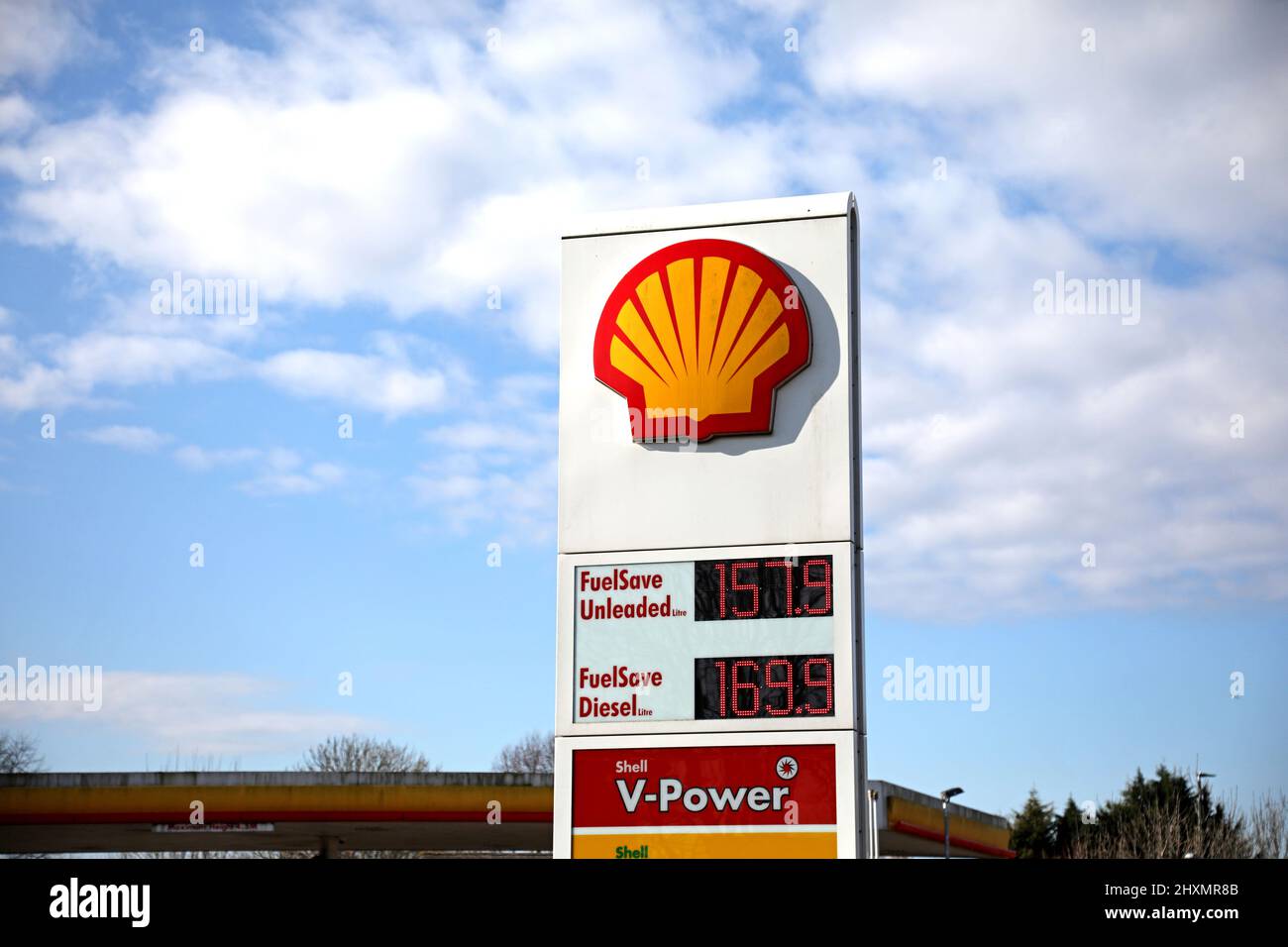 Peterborough, UK. 10th Mar, 2022. A Shell garage in Peterborough ...