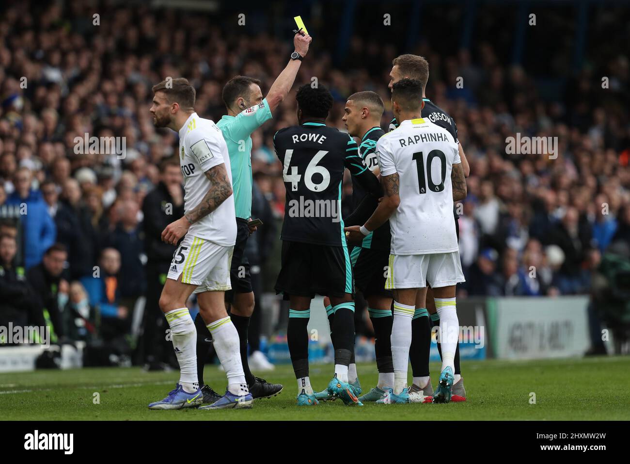 Referee stuart attwell second hi-res stock photography and images - Alamy