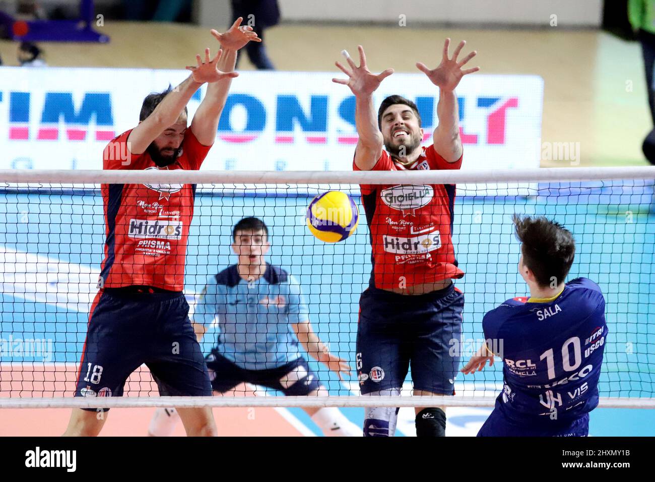 Lorenzo sala leo shoes perkinelmer modena hi-res stock photography and ...