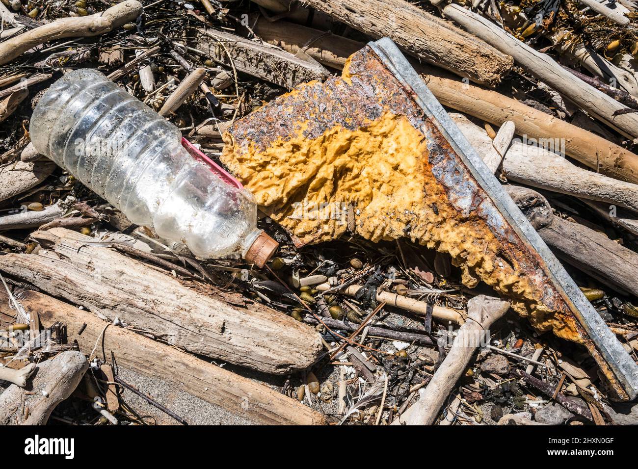 Man made of plastic pollution hi-res stock photography and images - Alamy