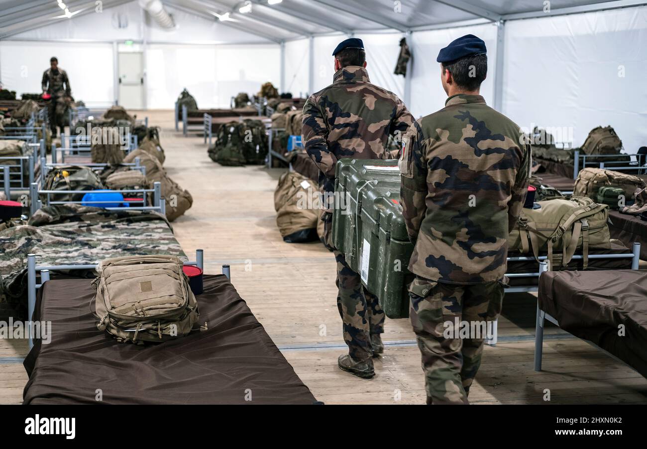 French soldiers prepare living quarters at Mihail Kogălniceanu military ...