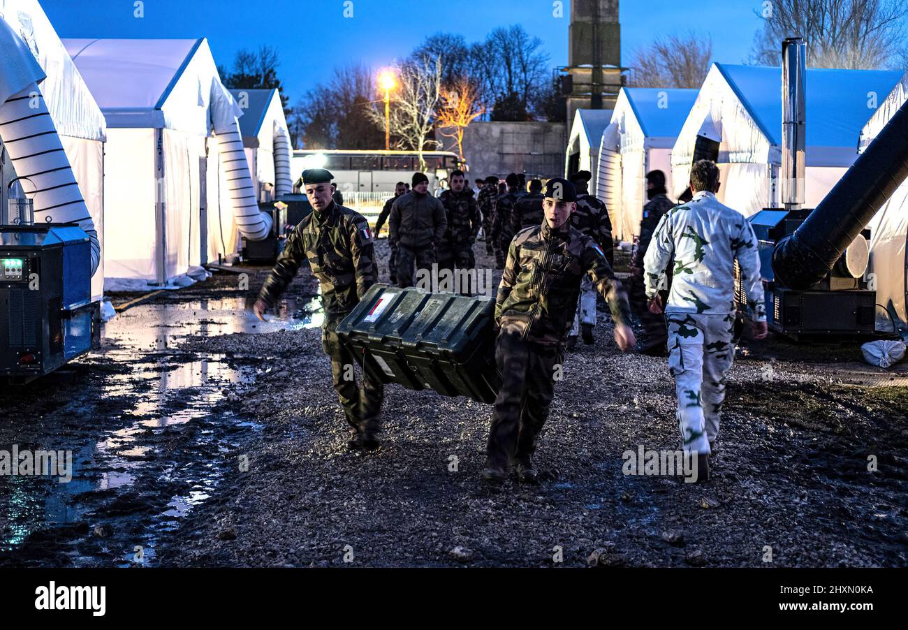 French soldiers move equipment at Mihail Kogălniceanu military base in ...
