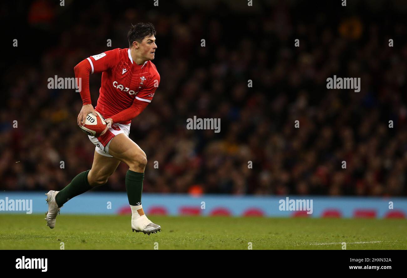 Louis Rees-Zammit of Wales in action. Guinness Six Nations championship ...