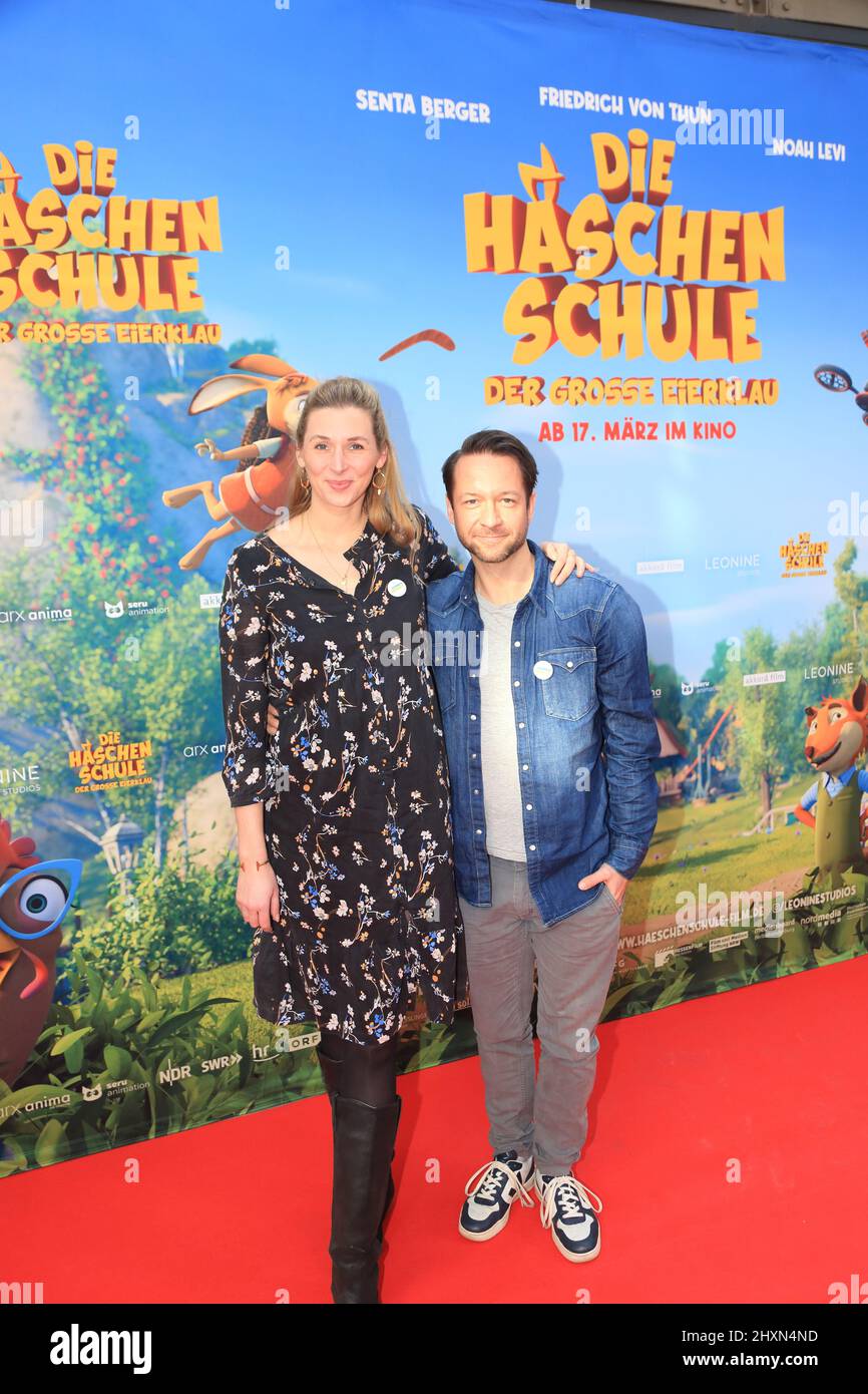 Andrea Gerhard mit Freund David Wehle bei der Premiere des Kinofilms ...