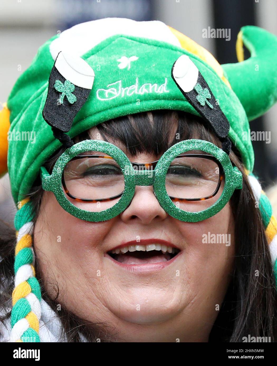 Woman watches parade hi-res stock photography and images - Alamy