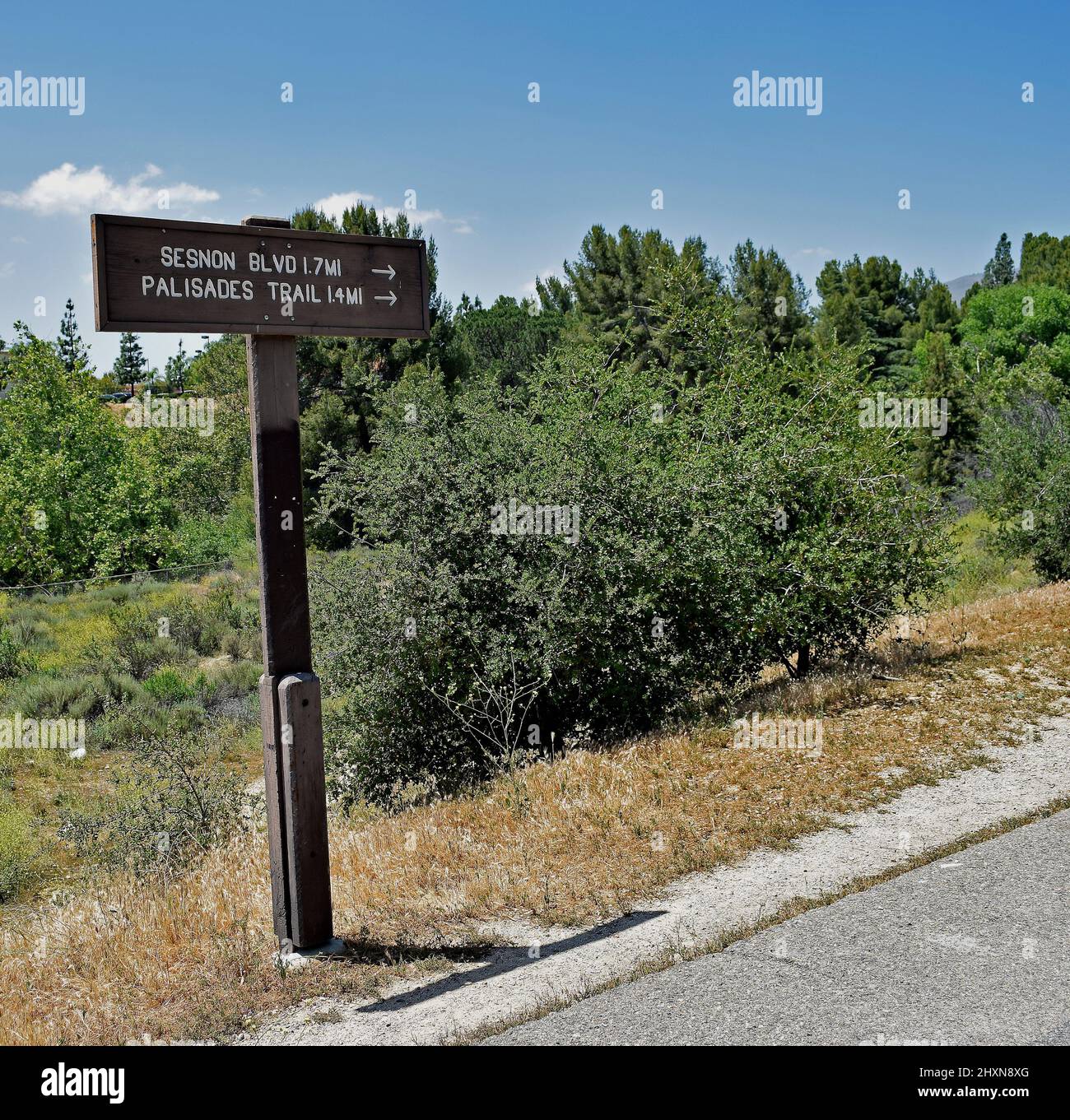 Sesnon Blvd and Palisades trail direction sign, Los Angeles County ...