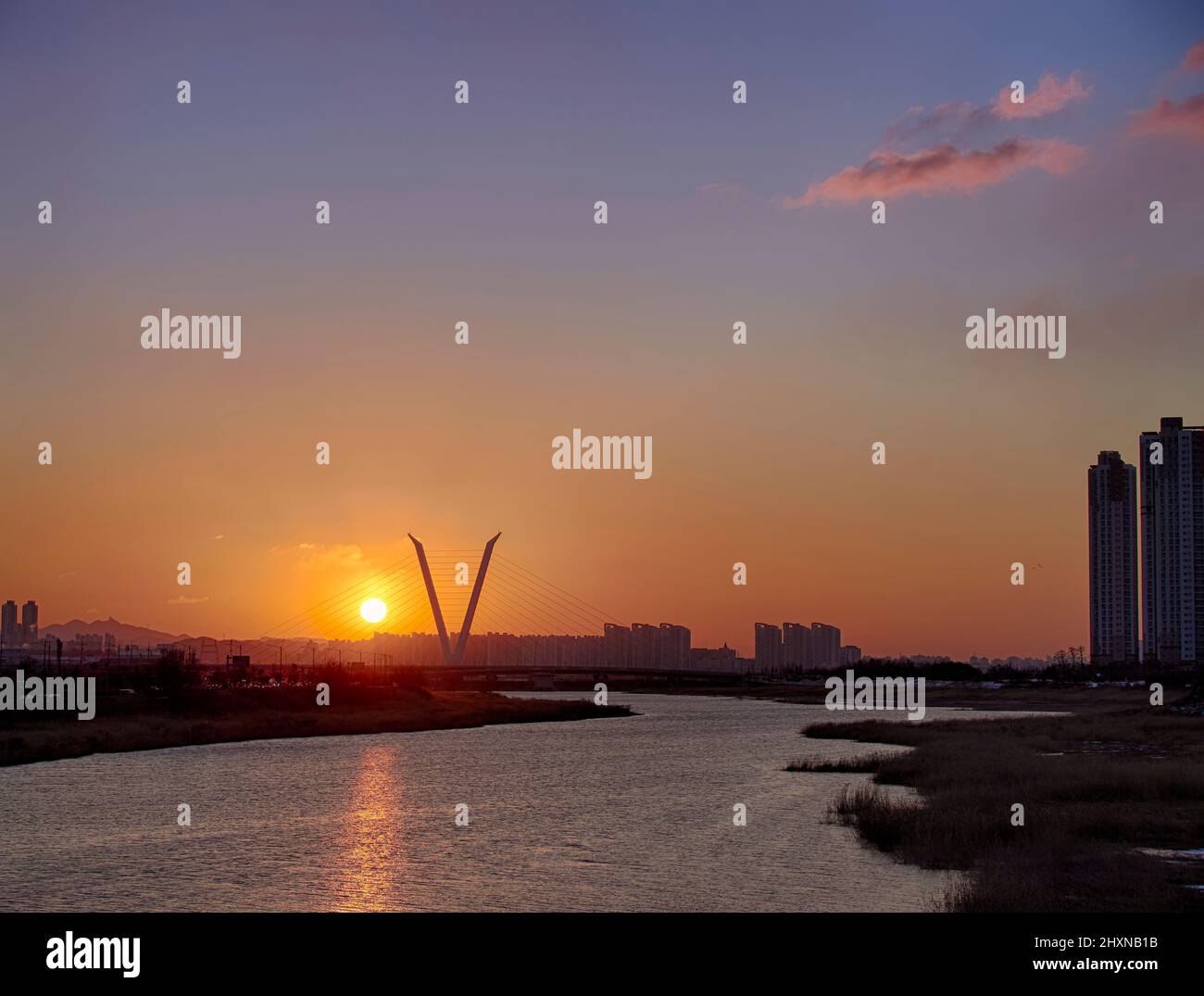 Incheon bridge construction hi-res stock photography and images - Alamy