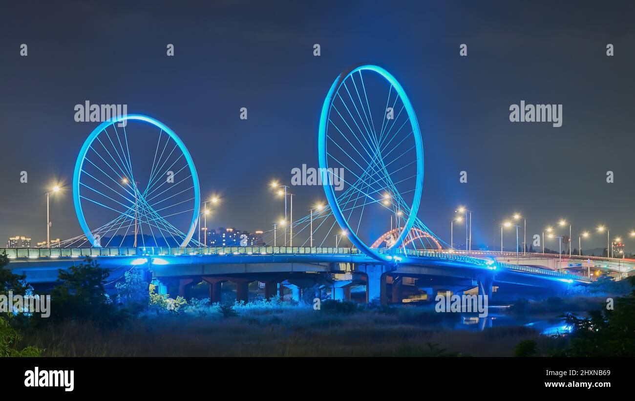 South korea nightview hi-res stock photography and images - Alamy