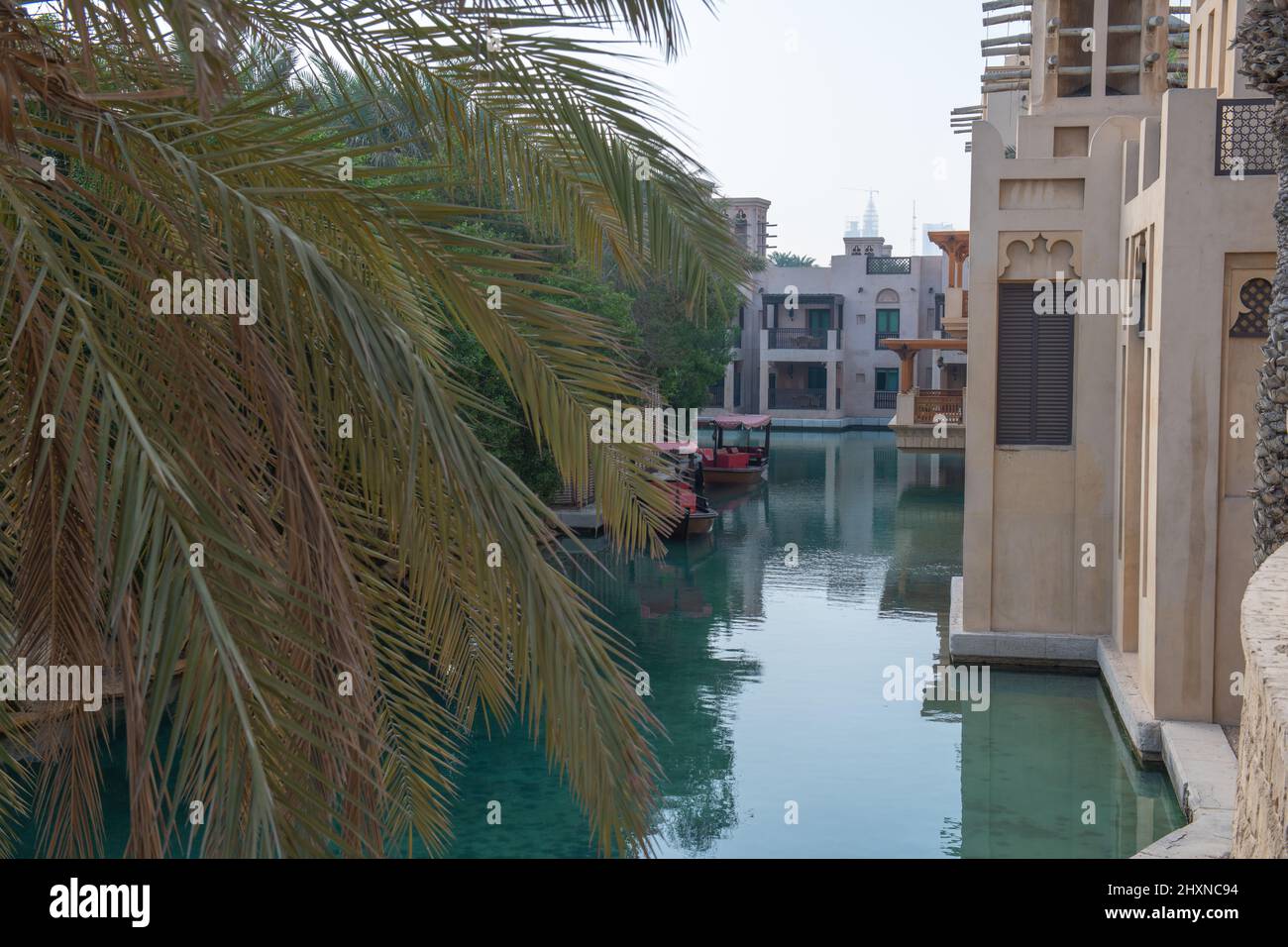 Palm islands dubai boardwalk hi-res stock photography and images - Alamy