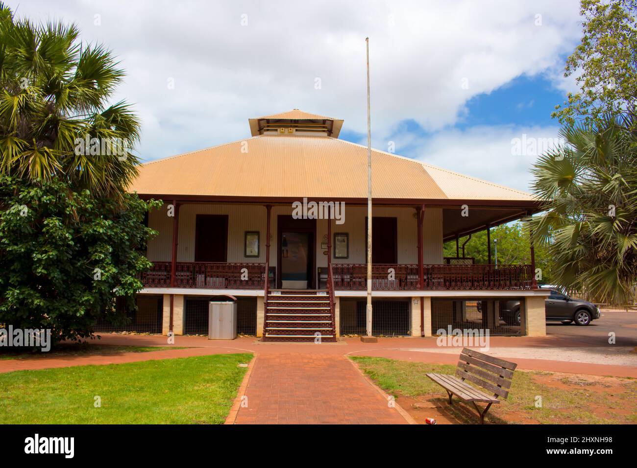 Disstinctive Broome style architecture and the laid back tropical ...