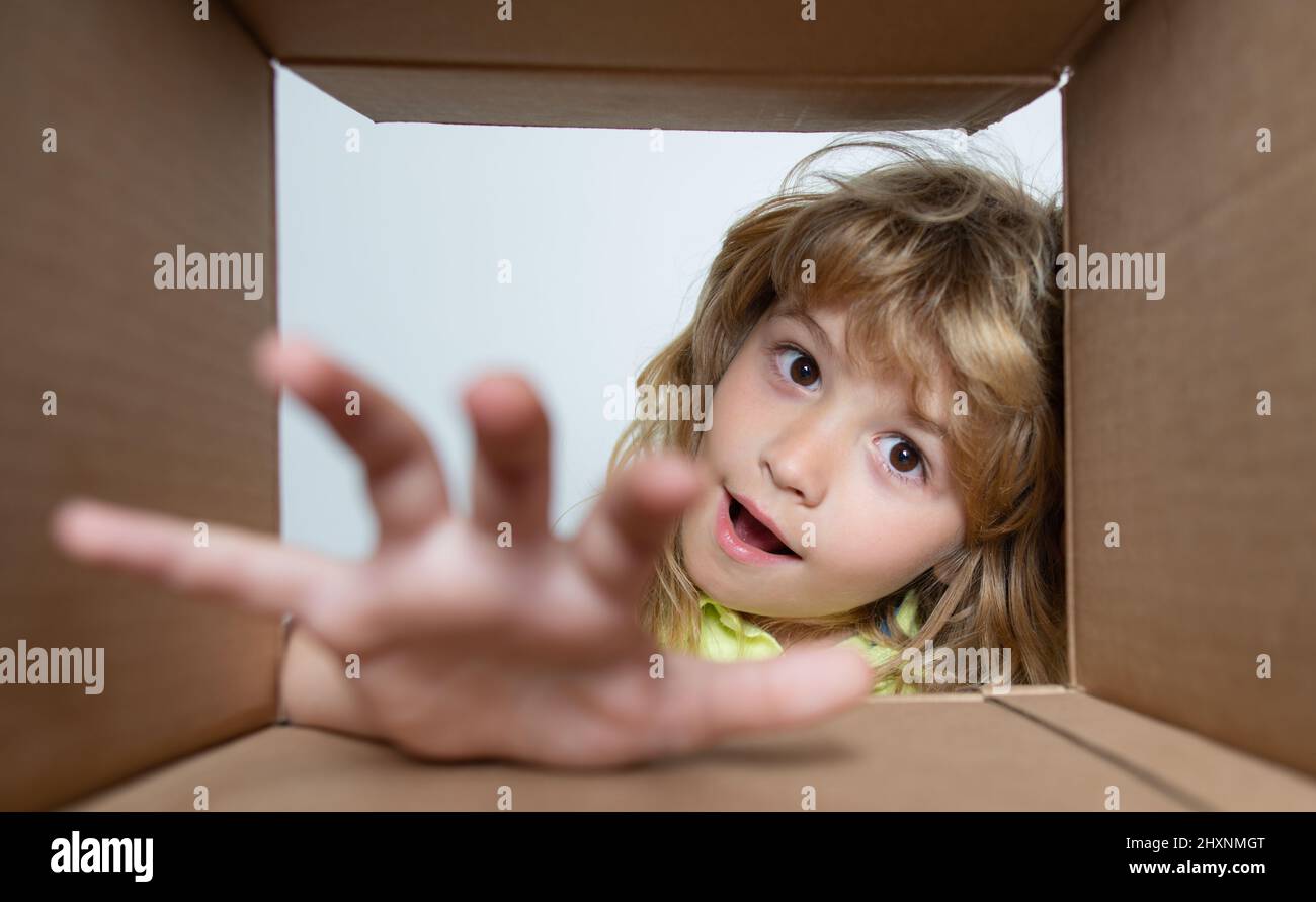 Child open carton delivery box, packaging open and closed cardboard box ...