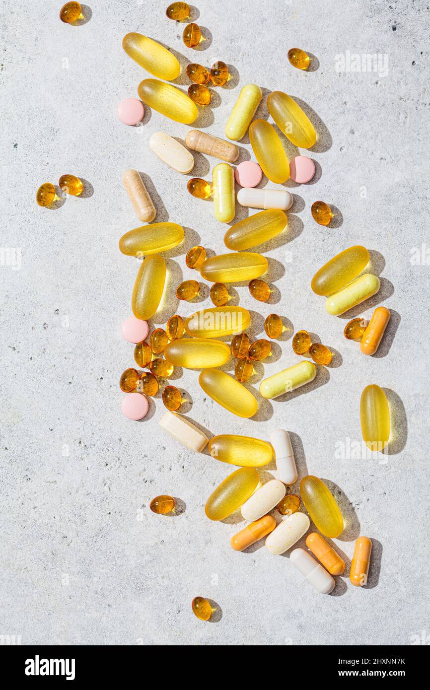 Different pill types hi-res stock photography and images - Alamy