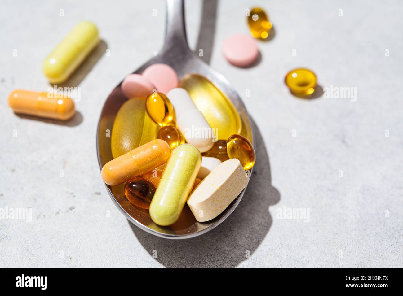 Different pill types hi-res stock photography and images - Alamy