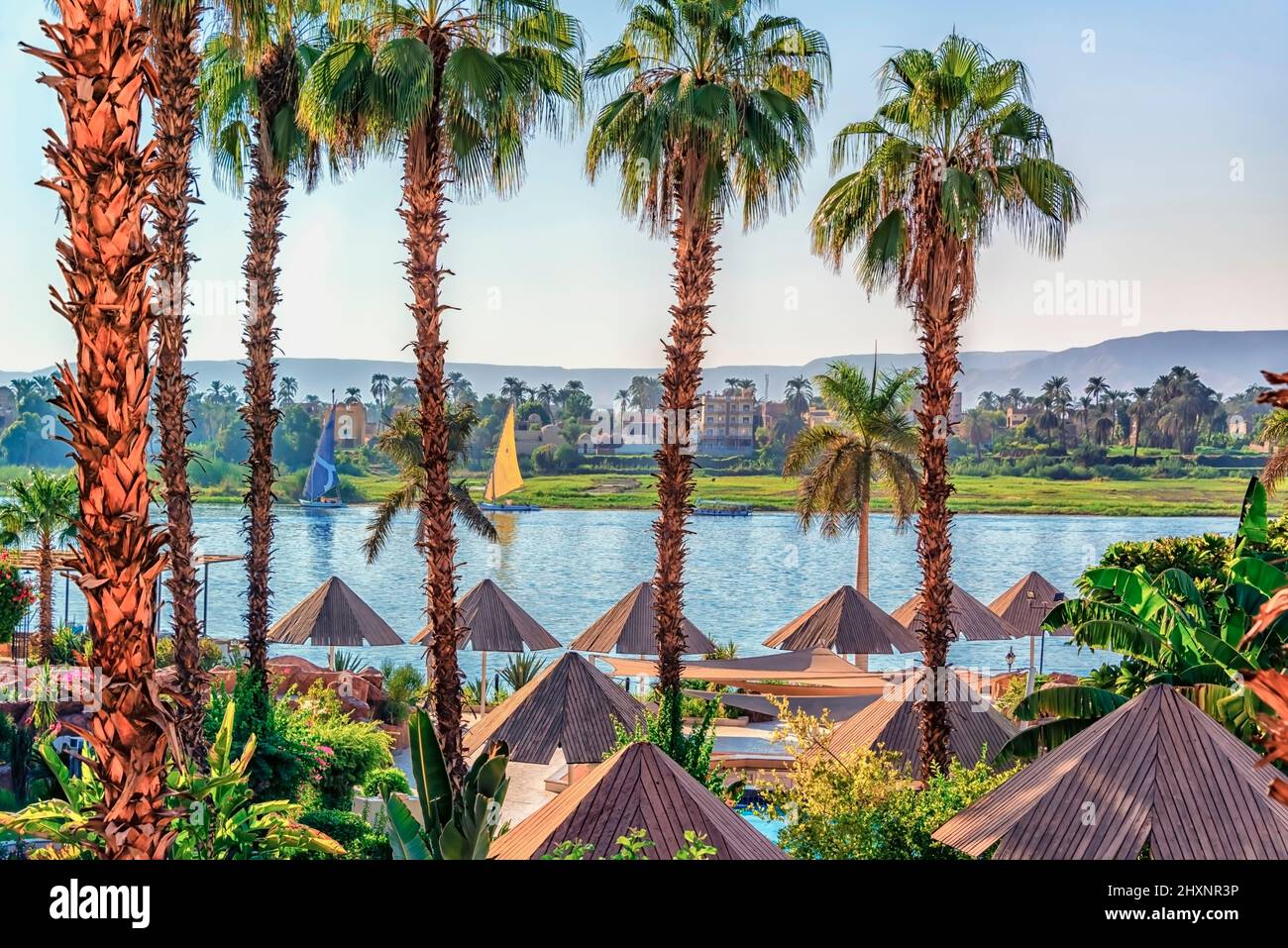 Ancient egypt nile boat hi-res stock photography and images - Alamy