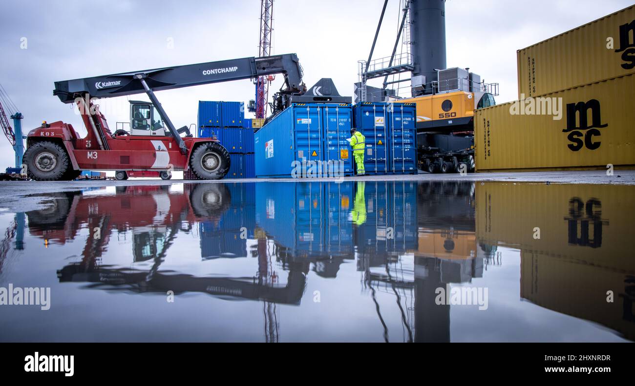 Mukran, Germany. 11th Feb, 2022. A container is unloaded at the port of ...