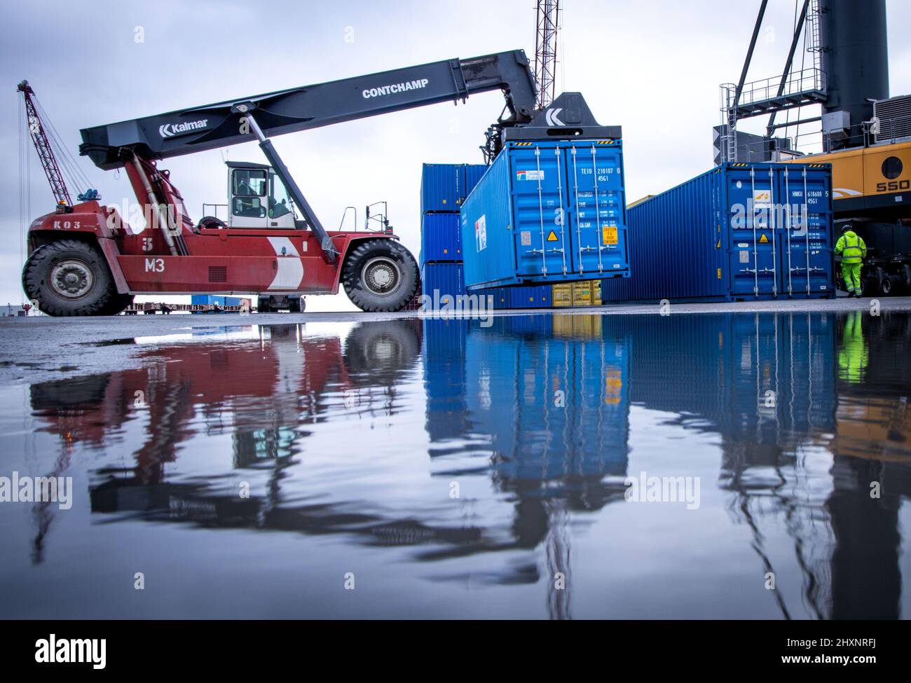 Mukran, Germany. 11th Feb, 2022. A container is unloaded at the port of ...