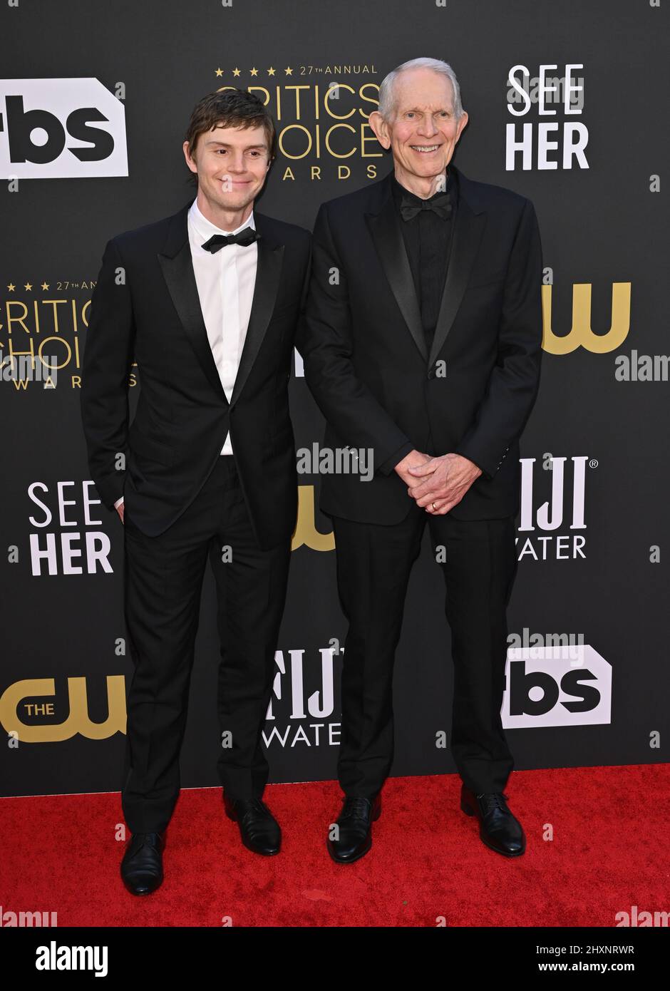 Evan peters 2022 hi-res stock photography and images - Alamy